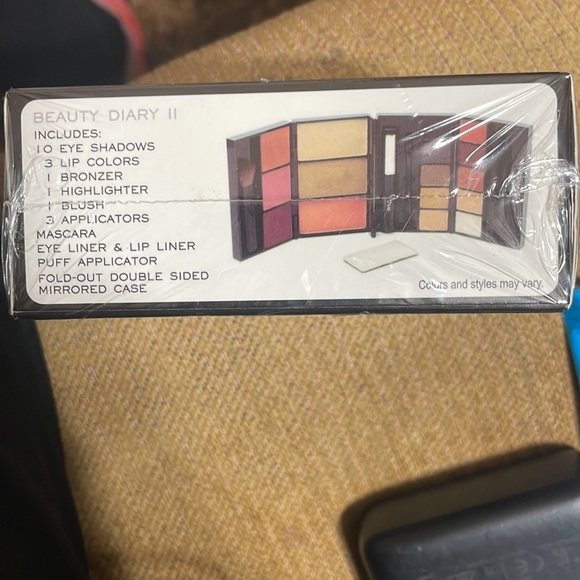 ME Makeover Essentials | Makeup | Me Makeover Essentials Pack Go Makeup ...